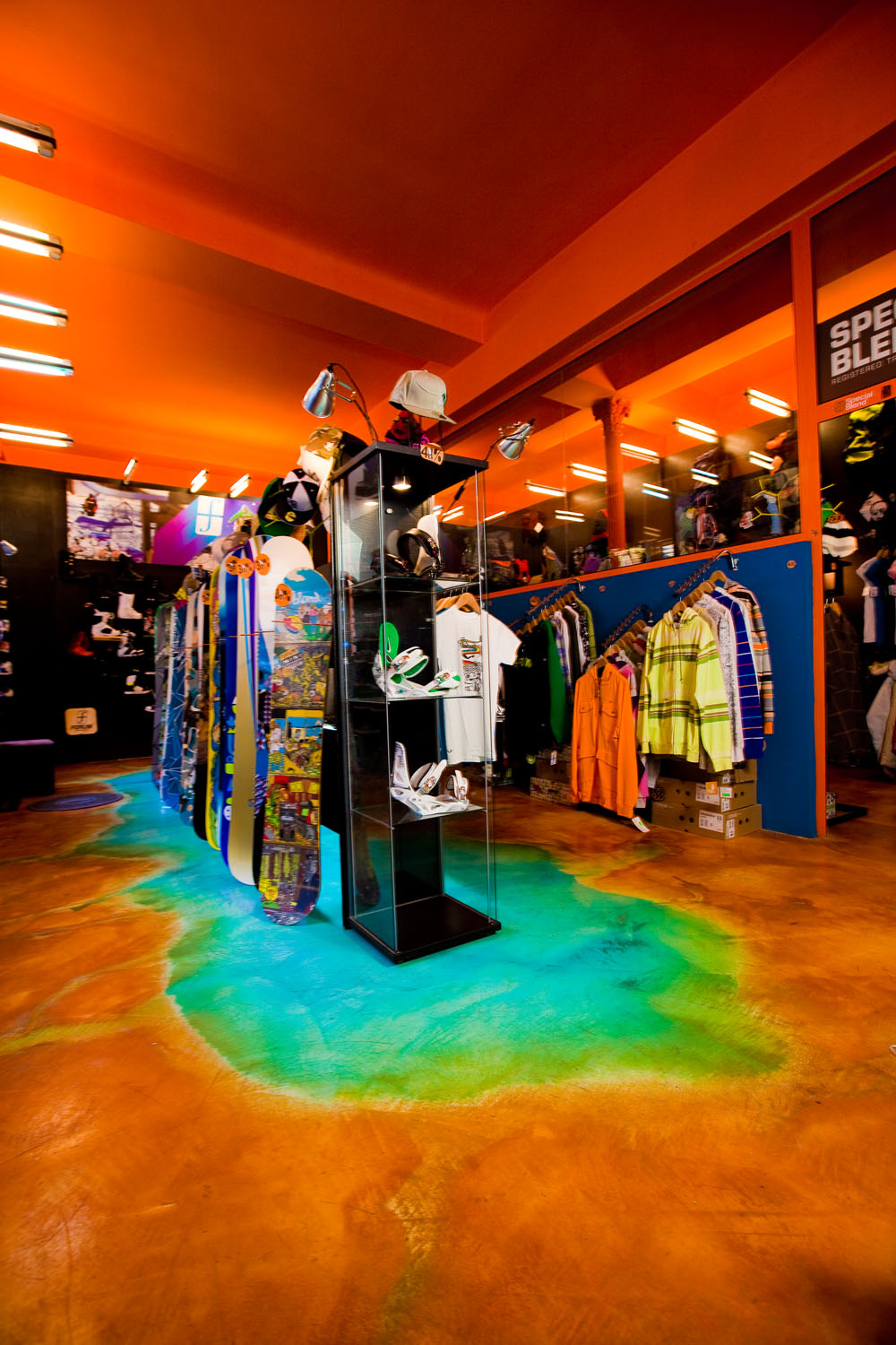 Skate Shop H2O - Ideal Work®: acabados de hormigón para uso interior y ...