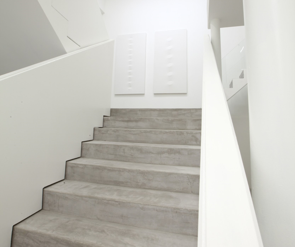 Escaleras de microcemento: revestir los peldaños - Ideal Work